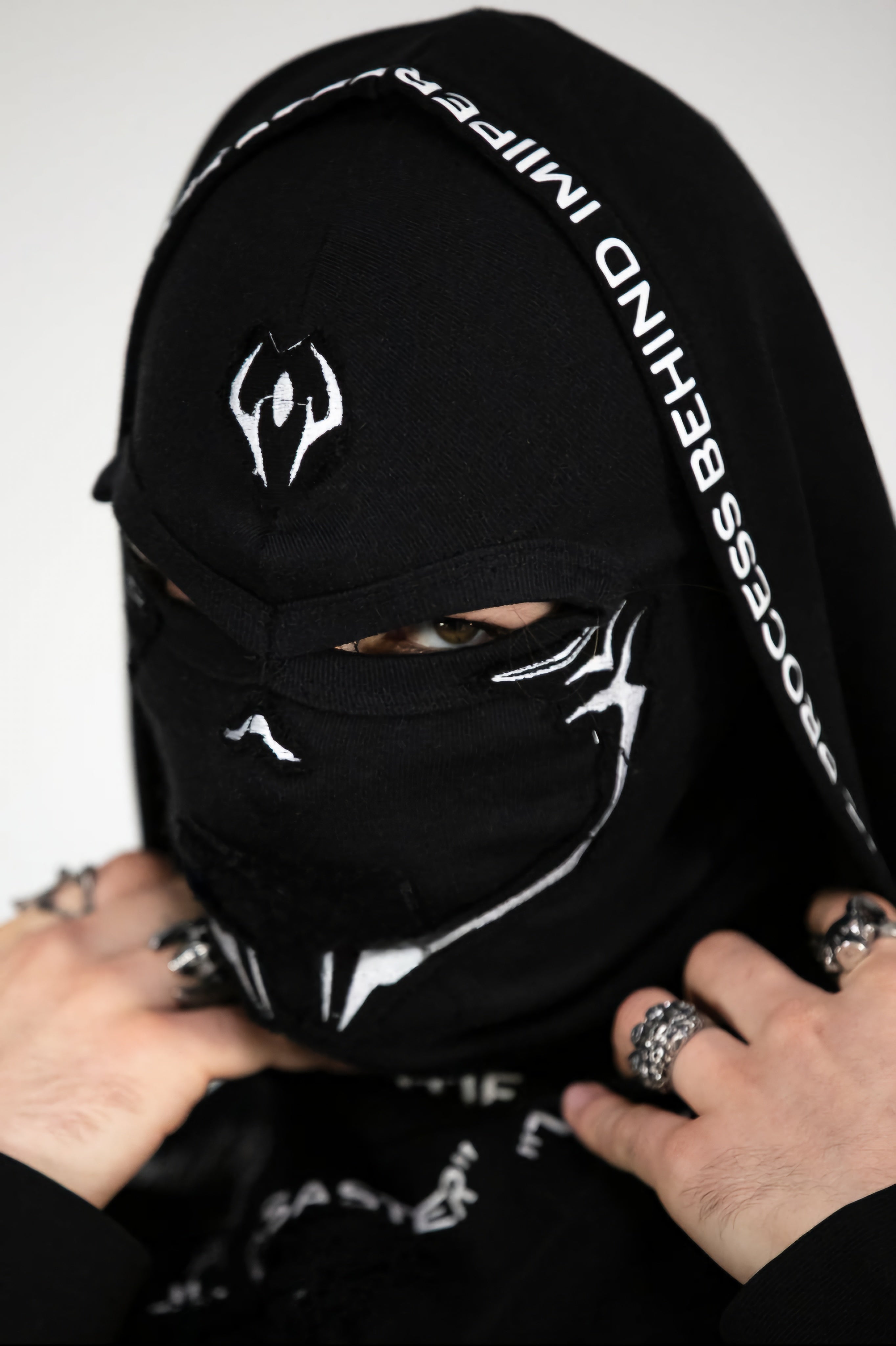 Obsidian Mask – Zierva